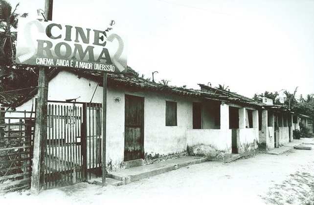 Cinema de bairro resiste no Cordeiro: Cine Roma